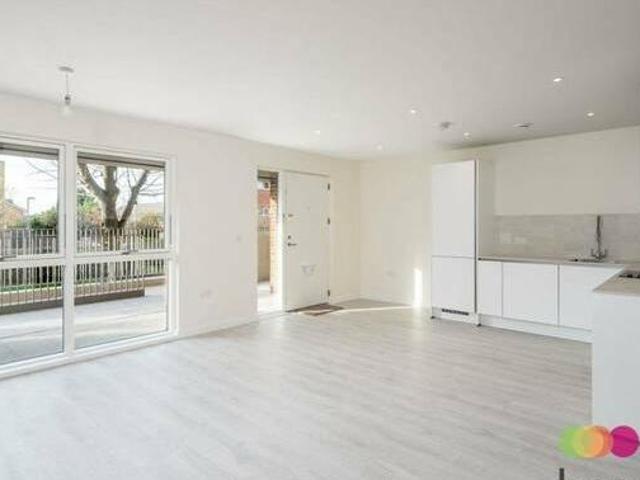 2 bedroom apartment for rent in Harrow View East London HA1