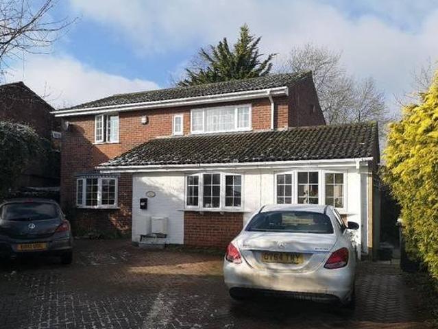 2 bedroom apartment for rent in Hawkesbury Drive Calcot RG31