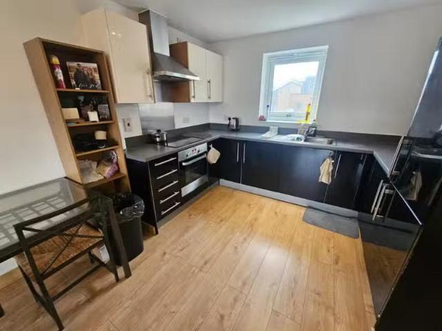 2 bedroom apartment for rent in Hawkins Road, Esinteraction, CO2