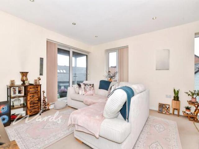 2 bedroom apartment for rent in Hawley Drive West Malling ME19