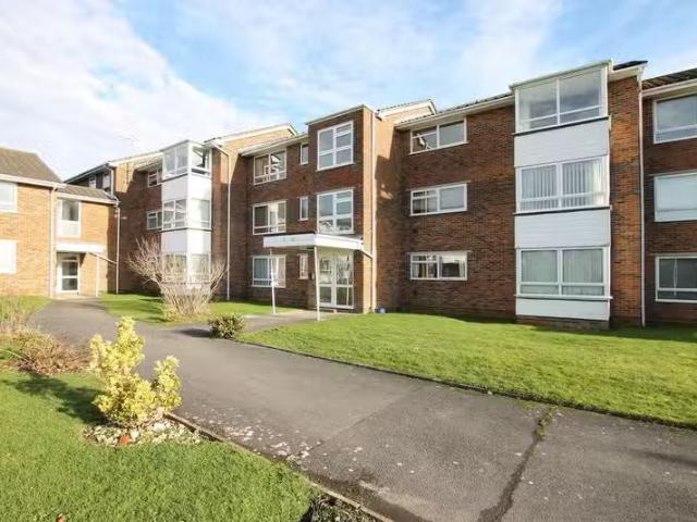 2 bedroom apartment for rent in Hawthorn Gardens, Worthing, BN.