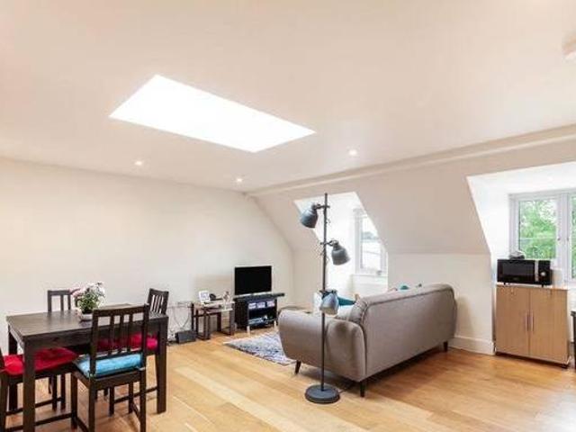 2 bedroom apartment for rent in Havelock Road Wokingham RG41