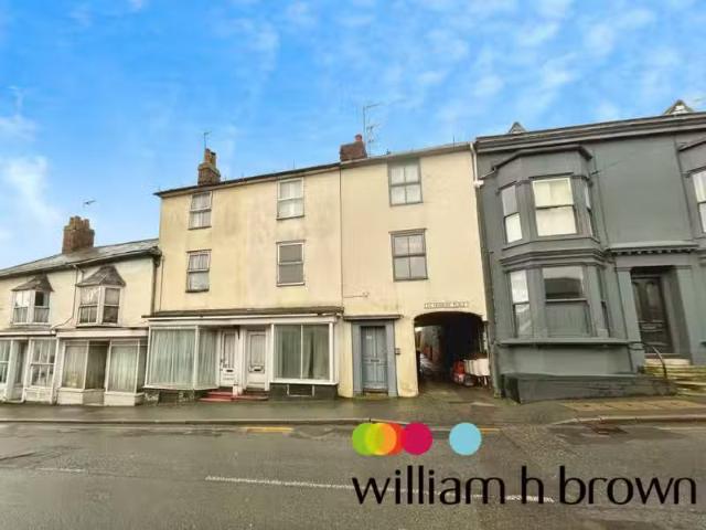 2 bedroom apartment for rent in Head Street, Halstead, Esinter.