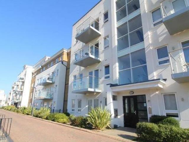 2 bedroom apartment for rent in Heathland Court 3 Grebe Way Maidenhead SL6