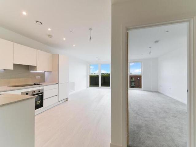 2 bedroom apartment for rent in Hendon Waterside, London, NW9