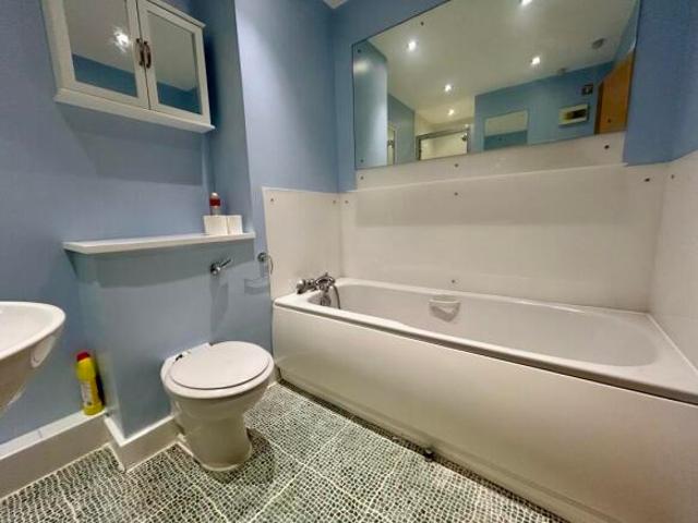 2 bedroom apartment for rent in Henke Court, Cardiff Bay, CF10