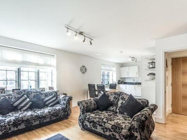 2 Bedroom Apartment For Rent In Henley