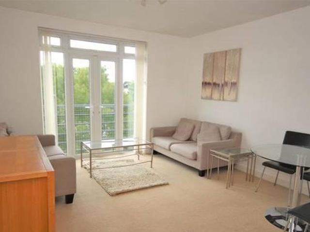2 bedroom apartment for rent in Henley Court Denham Road TW20
