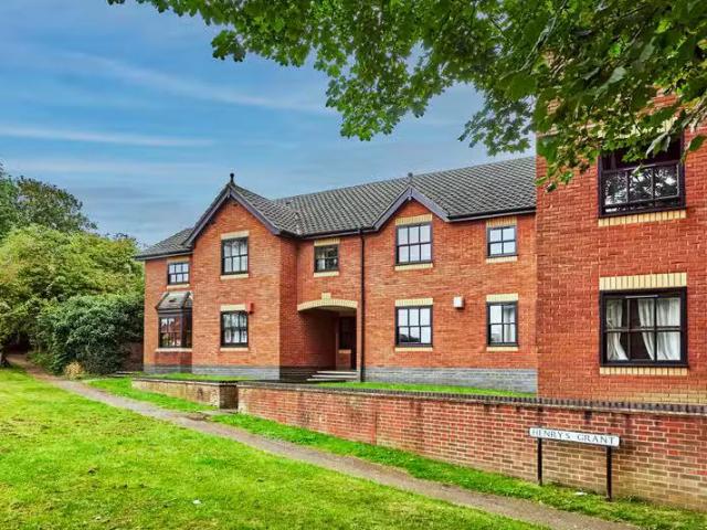 2 bedroom apartment for rent in Henrys Grant, Riverside Road.