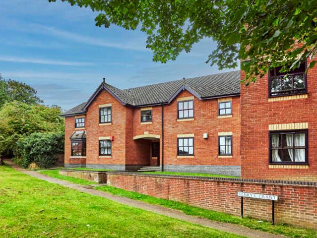 2 bedroom apartment for rent in Henrys Grant, Riverside Road, St Albans, Herts, AL1