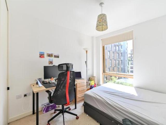 2 bedroom apartment for rent in Hermitage, Chatham Street, Reading, RG1