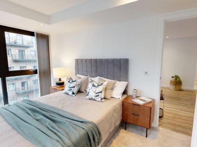 2 bedroom apartment for rent in Herschel Street, Slough, Berkshire, SL1