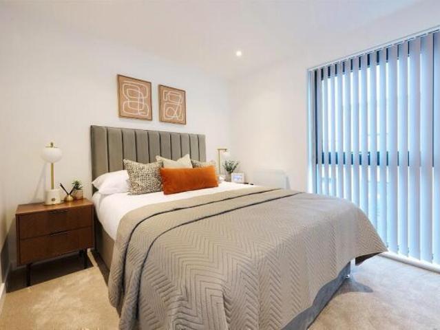 2 bedroom apartment for rent in Herschel Street, Slough, Berkshire, SL1