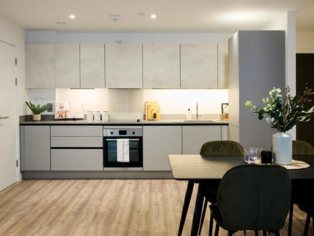 2 bedroom apartment for rent in Herschel Street, Slough, Berkshire, SL1