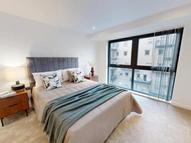 2 bedroom apartment for rent in Herschel Street, Slough, Berkshire, SL1