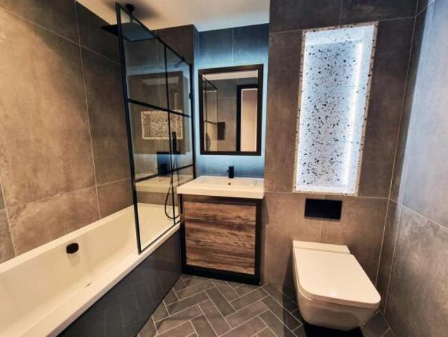 2 bedroom apartment for rent in Hewett Street, London, EC2A