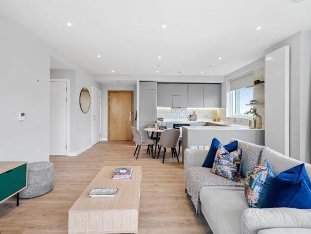 2 bedroom apartment for rent in Hightail Point, E20