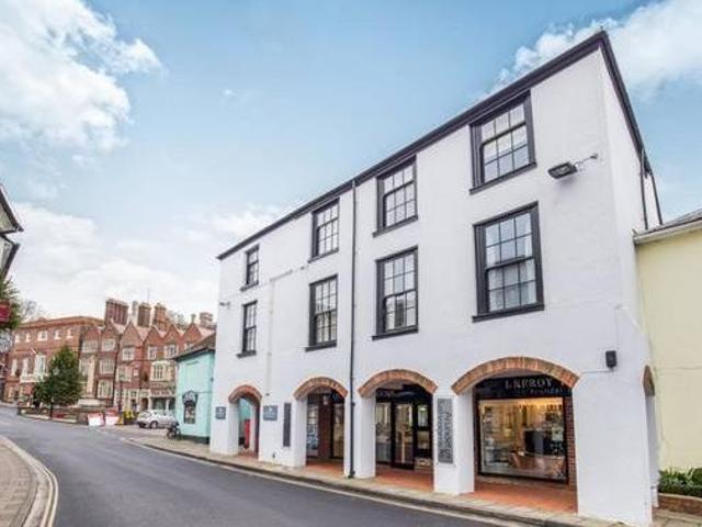 2 bedroom apartment for rent in High Street Arundel BN18