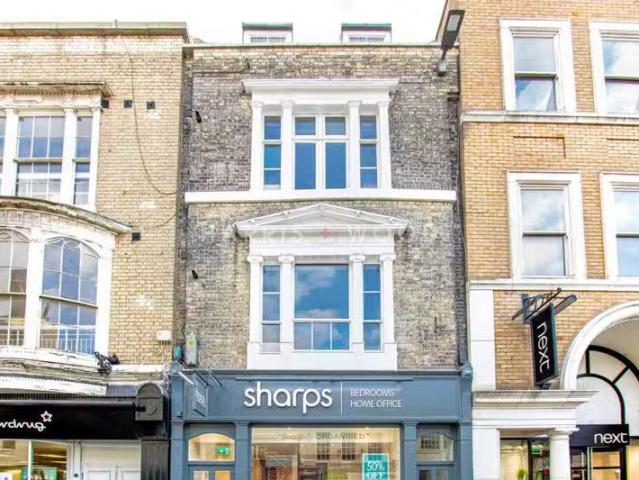 2 bedroom apartment for rent in High Street, Colchester, Esint.