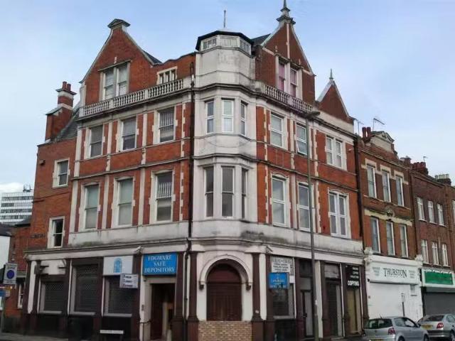2 bedroom apartment for rent in High Street, Edgware, Middlein.