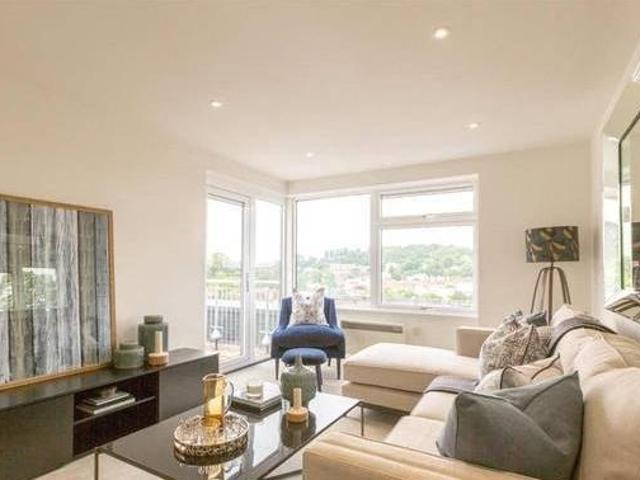 2 bedroom apartment for rent in High Street Guildford GU1