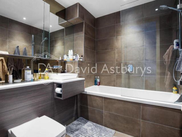 2 bedroom apartment for rent in High Street, Hornsey, London, N8