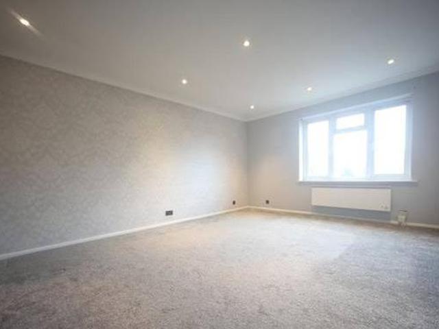2 bedroom apartment for rent in High Street Langley SL3