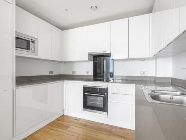 2 bedroom apartment for rent in High Street, London, E15