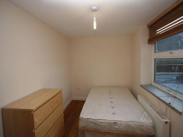2 bedroom apartment for rent in High Street, London, N8