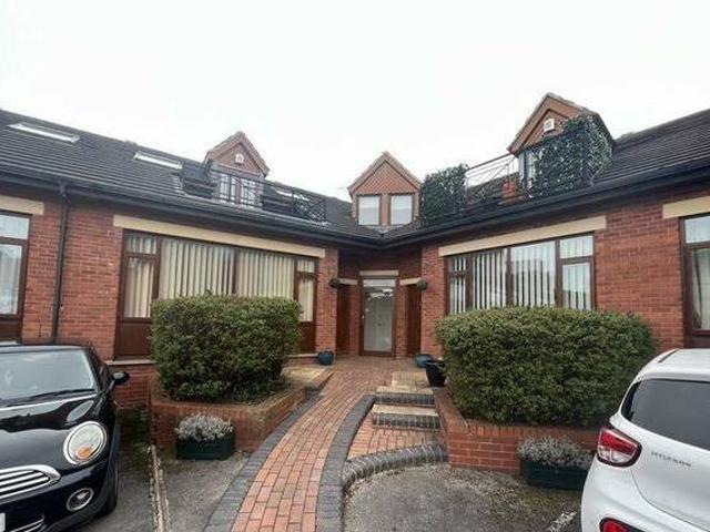 2 bedroom apartment for rent in High Street Stonehouse GL10