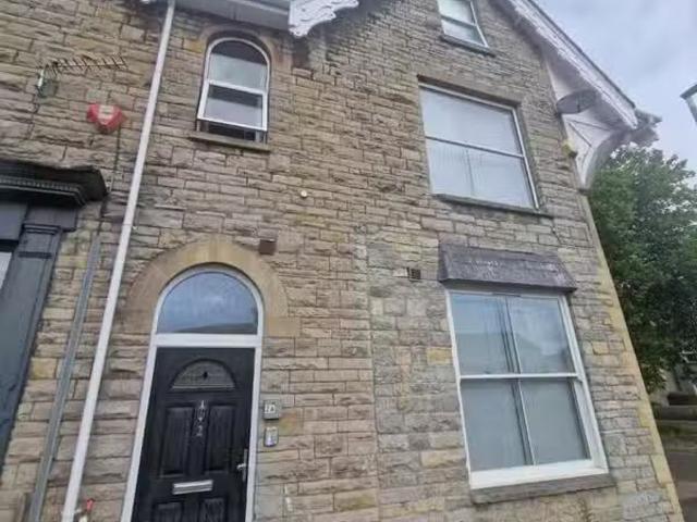 2 bedroom apartment for rent in High Street, Street, BA16