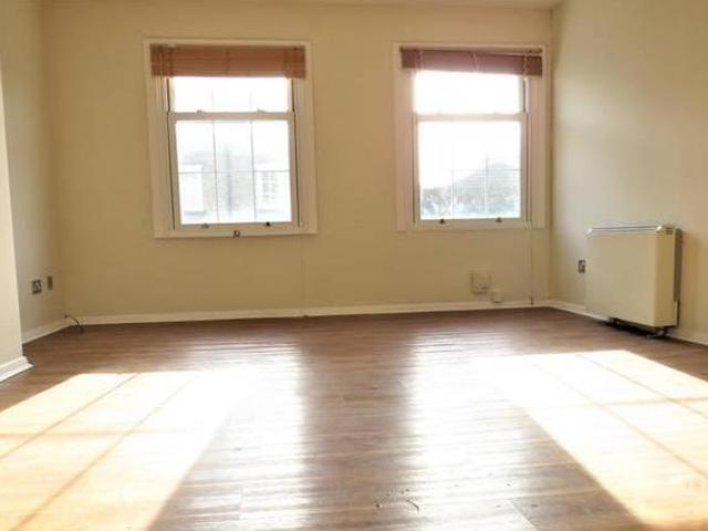 2 bedroom apartment for rent in High Street TRING HP23