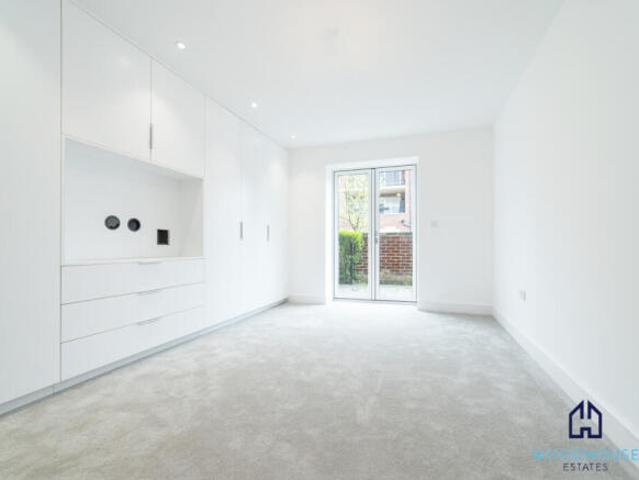 2 bedroom apartment for rent in High Road, Whetstone, Barnet, London, N20