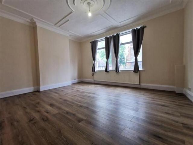 2 bedroom apartment for rent in High Road, Willesden, NW10