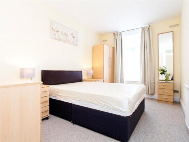 2 bedroom apartment for rent in High Road, Seven Sisters, London, N15