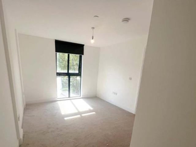 2 Bedroom Apartment For Rent In High Wycombe, Buckinghamshire