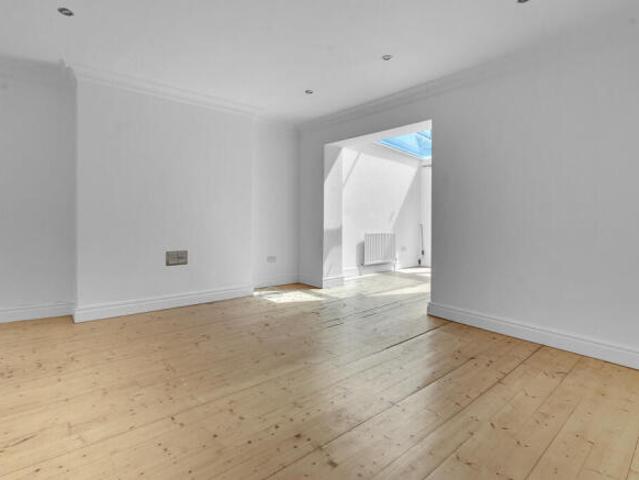 2 bedroom apartment for rent in Highbury Grange, Highbury, London, N5