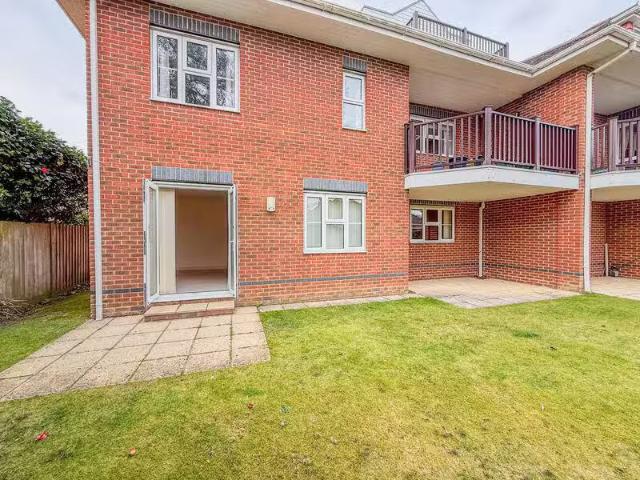 2 bedroom apartment for rent in Highcliffe, BH23