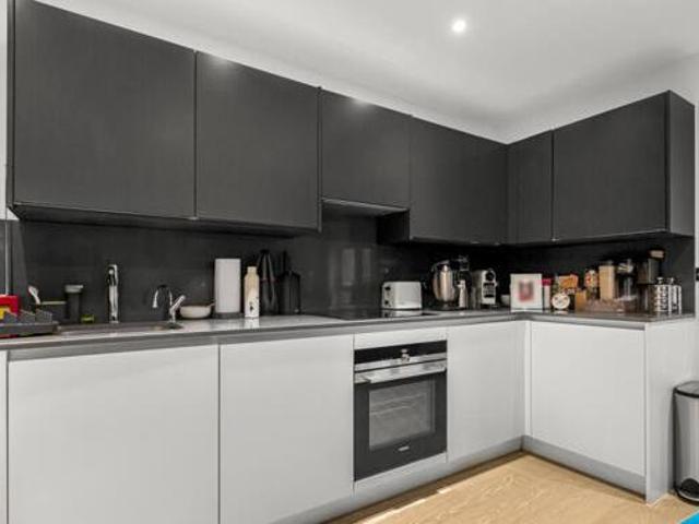 2 Bedroom Apartment For Rent In Highgate, London