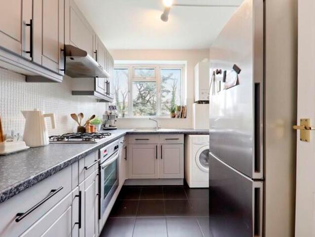2 bedroom apartment for rent in Highland Lodge, Fox Hill, SE19