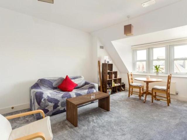 2 bedroom apartment for rent in Hillfield Avenue London N8