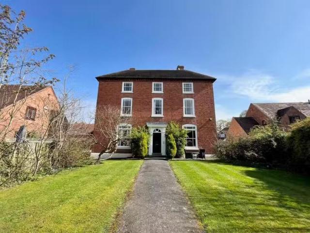 2 bedroom apartment for rent in Hillfield Farm, Libbards Way.