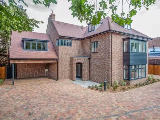 2 bedroom apartment for rent in Hills Court, Hills Road, Cambr.