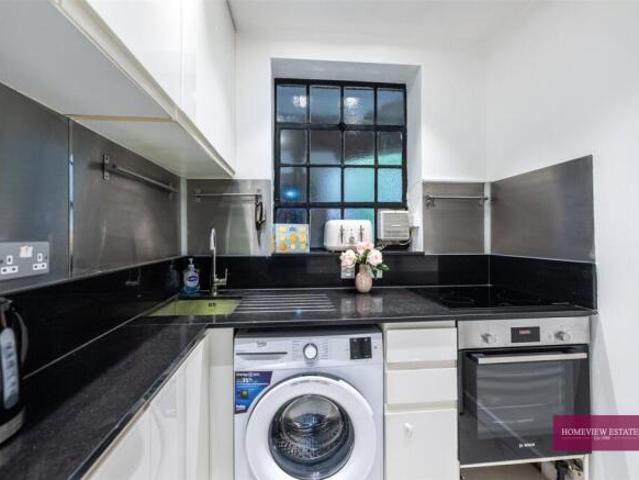 2 bedroom apartment for rent in Hillsborough Court, 79 Mortimer Crescent, London, NW6
