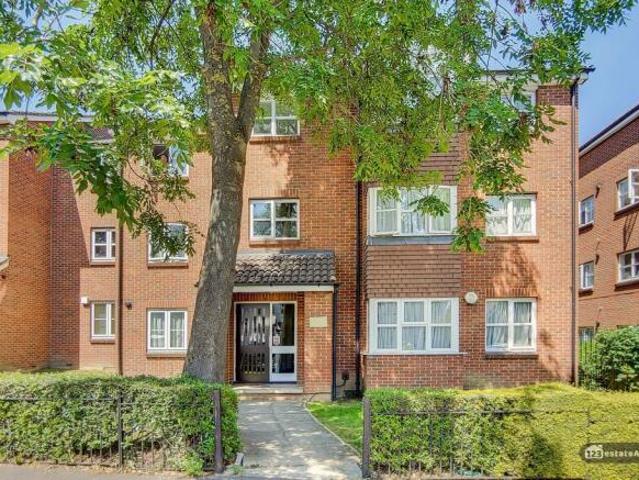 2 bedroom apartment for rent in Holm Court, Le May Avenue, Grove Park, Lewisham, London, SE12