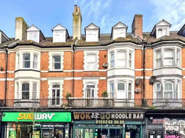 2 bedroom apartment for rent in Holdenhurst Road, Bournemouth.