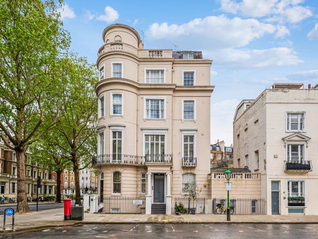 2 bedroom apartment for rent in Holland Park Avenue, London, W11