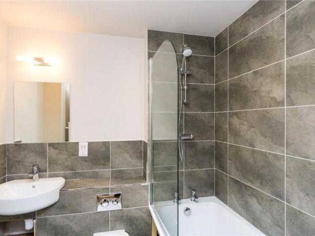 2 bedroom apartment for rent in Holloway Road, Holloway, London, N7