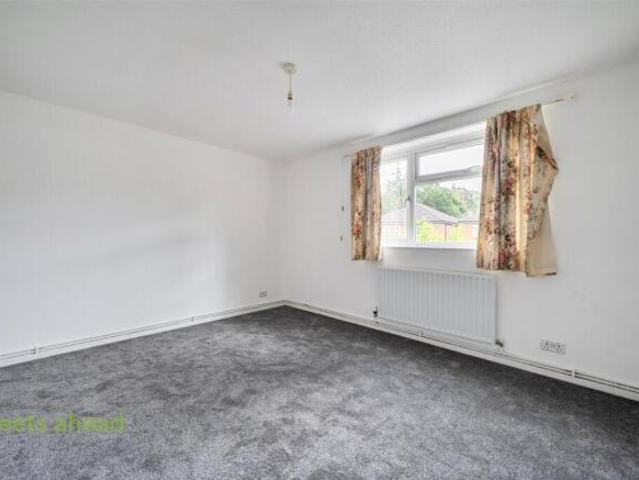 2 bedroom apartment for rent in Homelands Drive, London, SE19