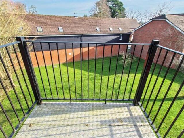 2 bedroom apartment for rent in Horsecroft Way, Tilehurst, Reading, RG31